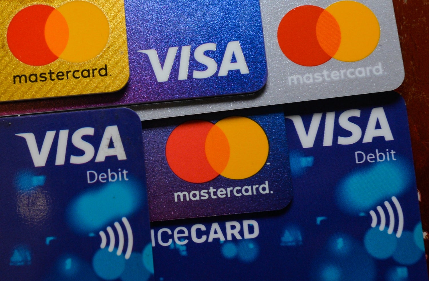 Visa Signature vs. World Elite Mastercard Benefits: Which Reigns Supreme?